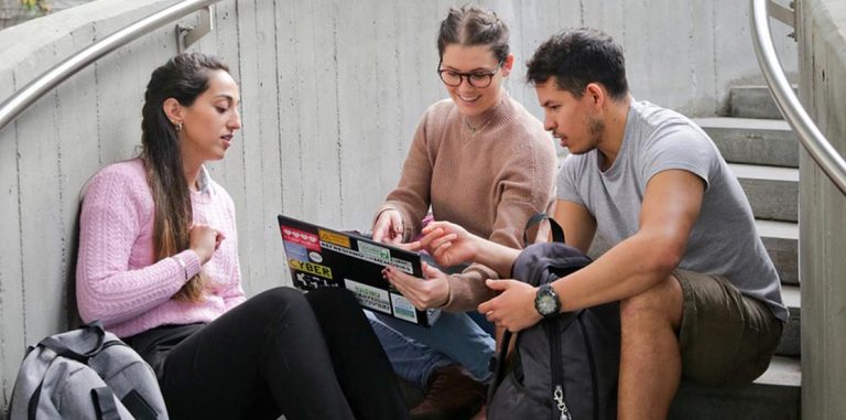 La Importancia de Estudiar Posgrados: Ventajas competitivas y ...